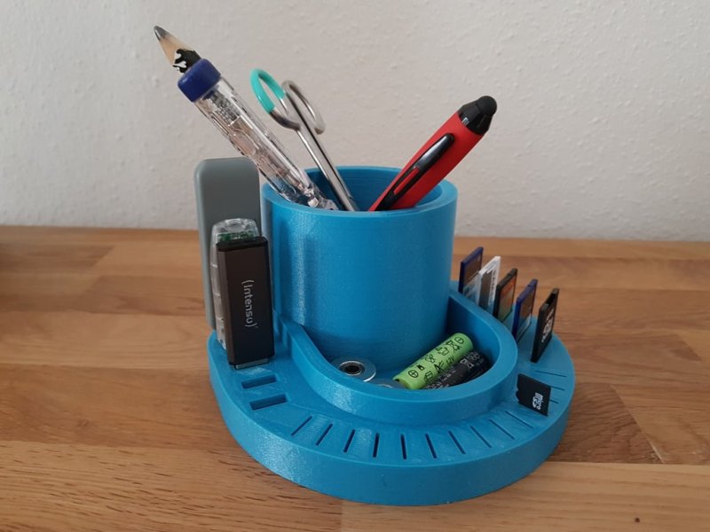 Desktop Storage – Thing (USB,SD,etc.) V1.0 3D Printer Model Download ...